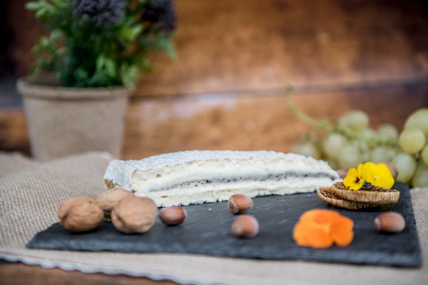 Livraison Brie truffé fermier label Baron Edmond de Rotschild à ...